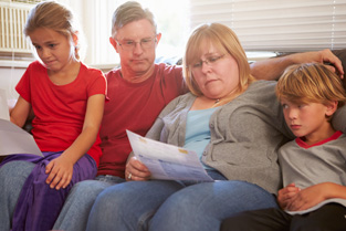 Geef kindermishandeling geen toekomst | Augeo Foundation